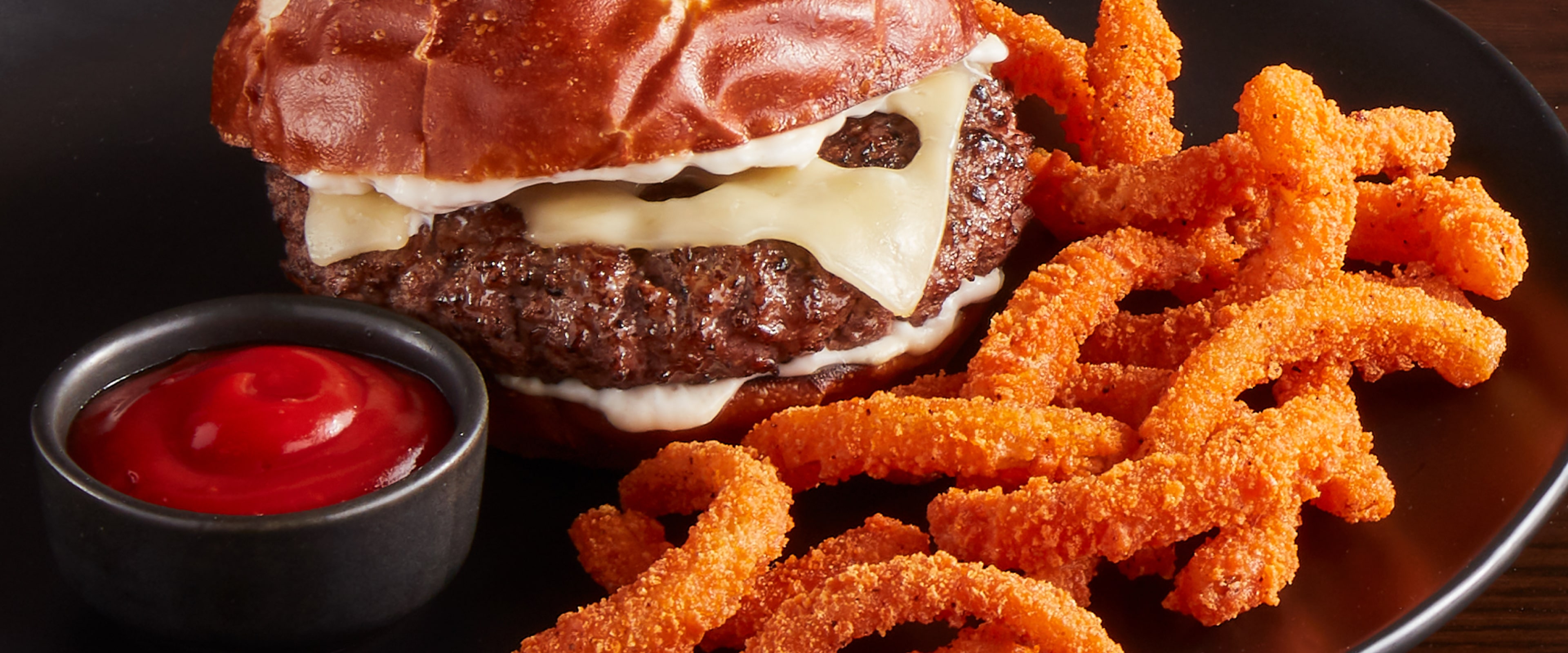 Crispy Onion Pub Burger | Menu Idea | McCain® Foodservice